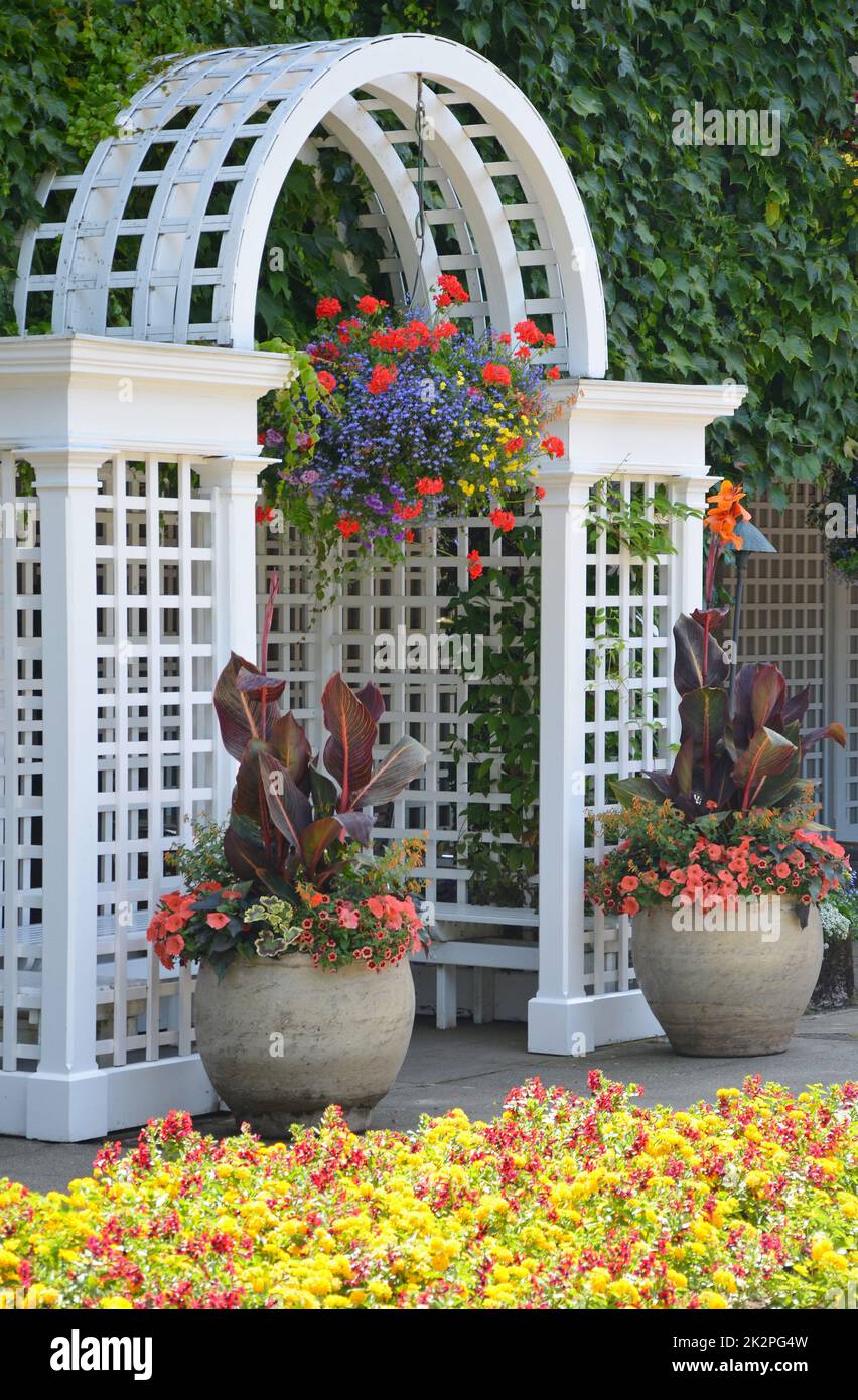 White garden archway Stock Photo - Alamy