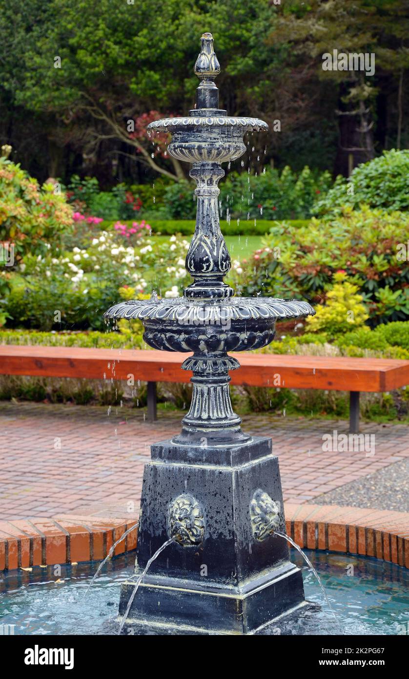 Old garden fountain Stock Photo - Alamy