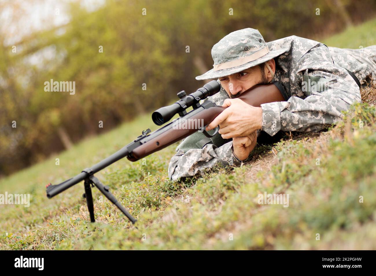 aiming with sniper Stock Photo - Alamy
