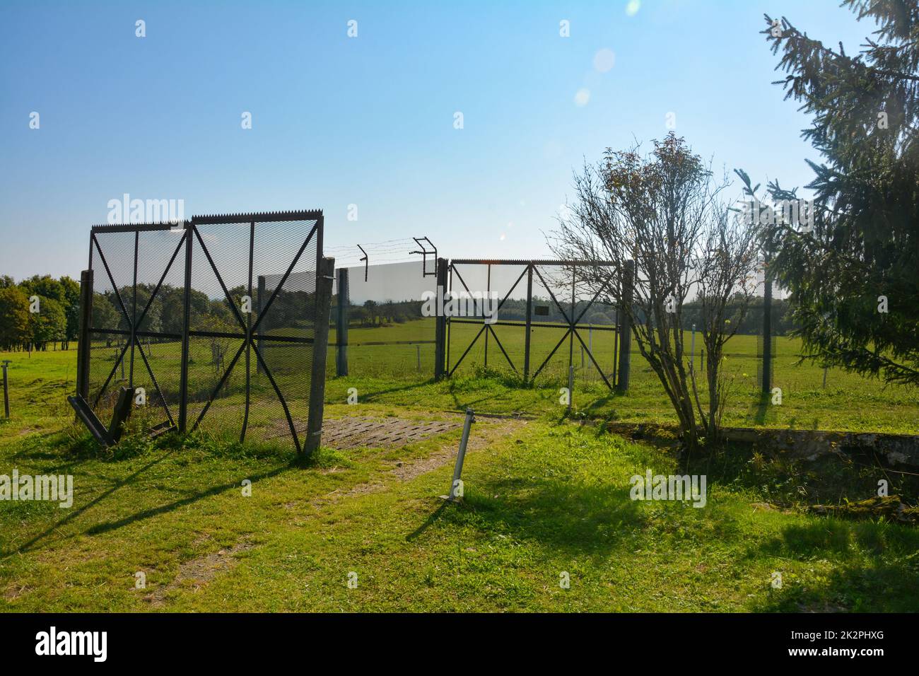 Border fortification hi-res stock photography and images - Alamy