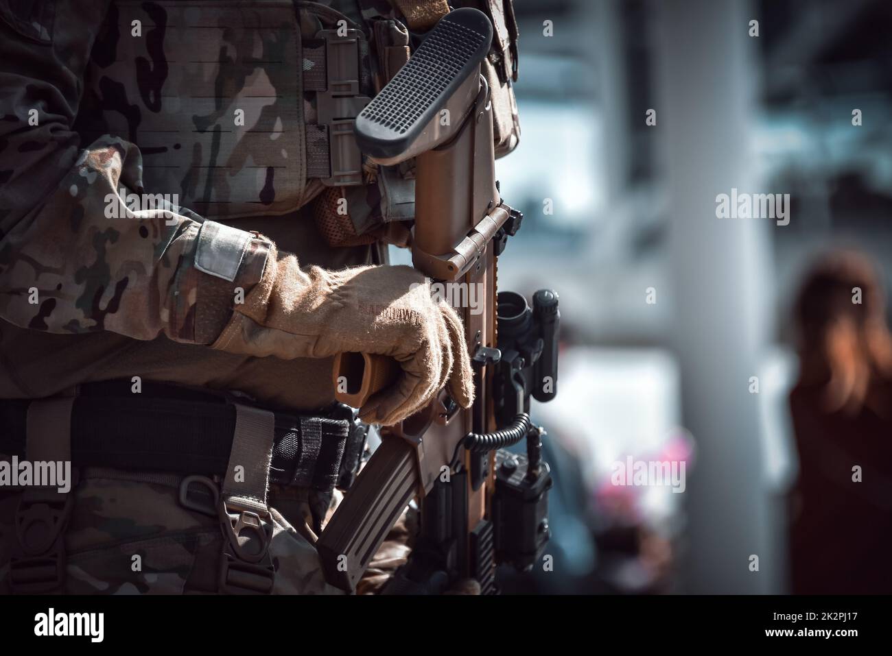 Soldier holding gun rifle hi-res stock photography and images - Alamy
