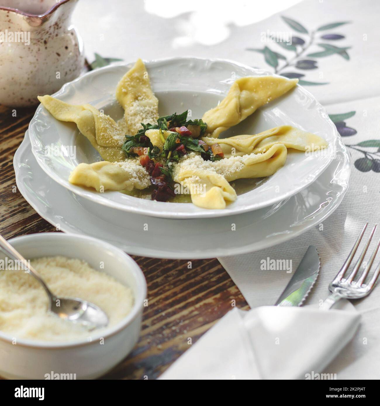 Italian family dinner table hi-res stock photography and images - Alamy