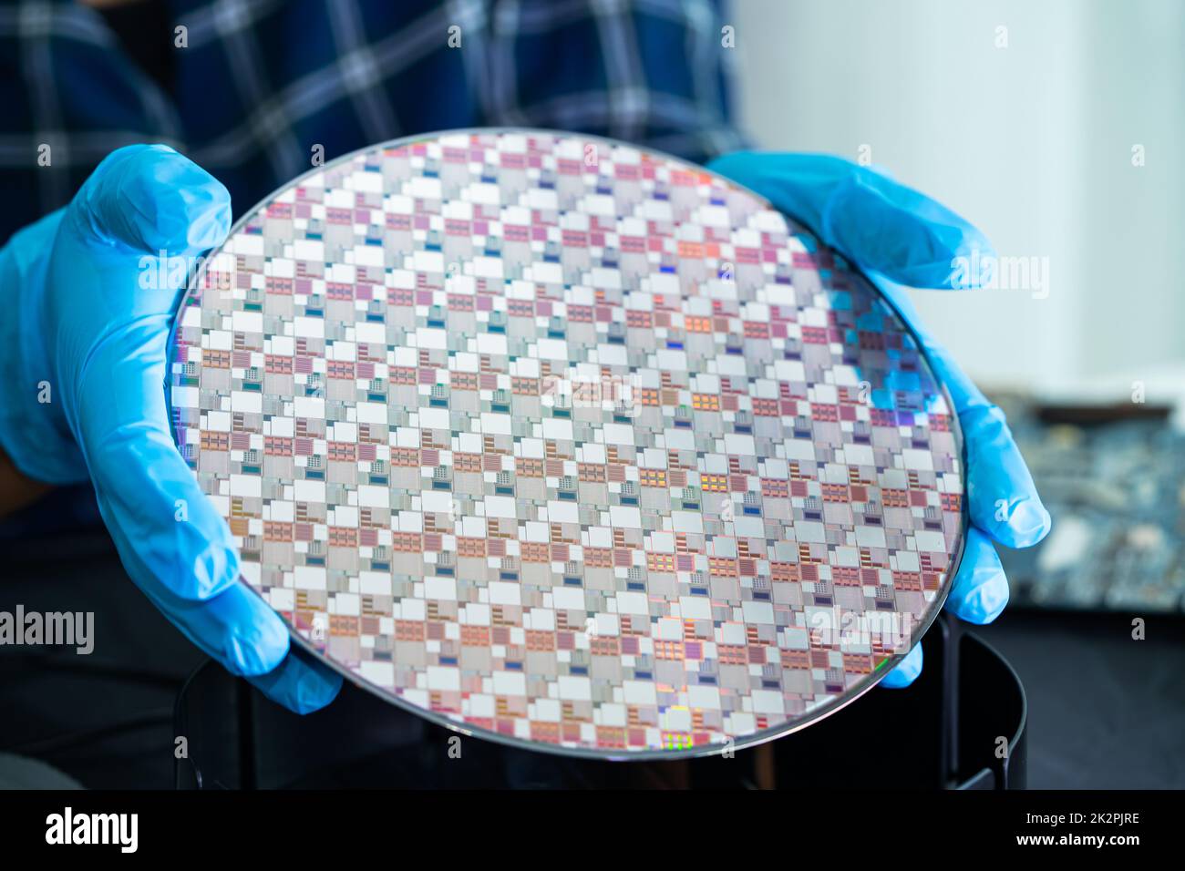 Silicon wafer for manufacturing semiconductor of integrated circuit Stock Photo - Alamy