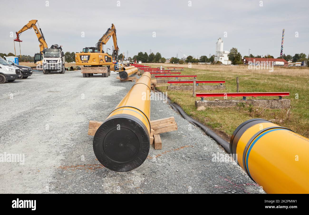 23 September 2022, Schleswig-Holstein, Brunsbüttel: Yellow pipes lie at ...