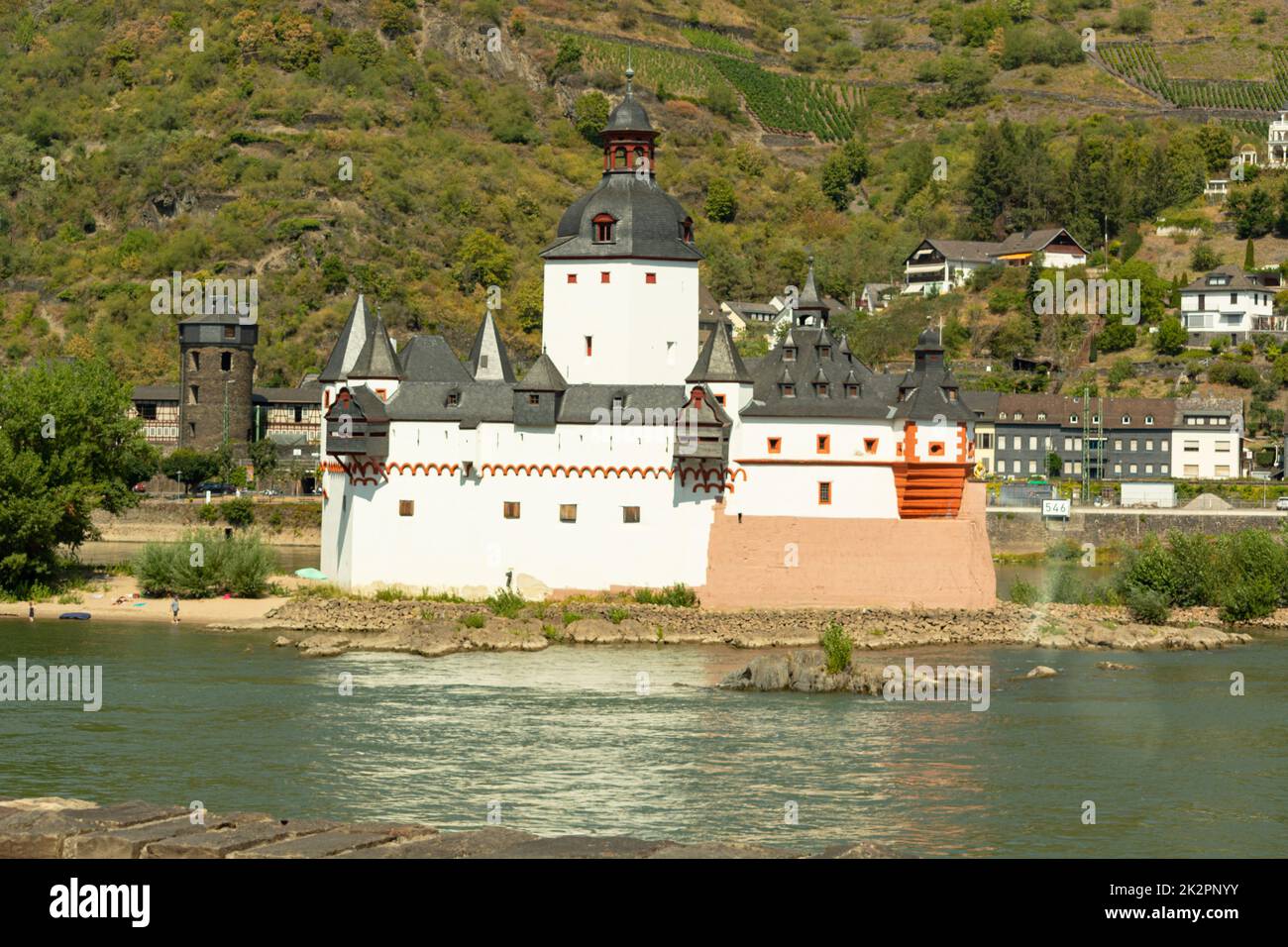 Castle pfalzgrafenstein river rhine hi-res stock photography and images ...