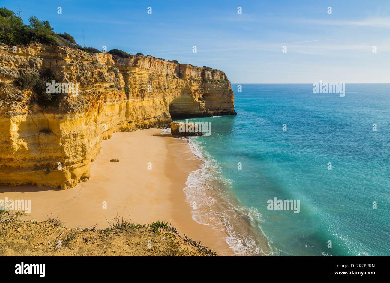 Algarve coastal cliffs hi-res stock photography and images - Alamy