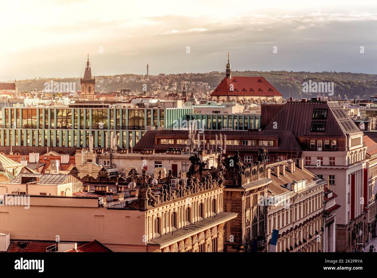 Prague skyline hi-res stock photography and images - Alamy