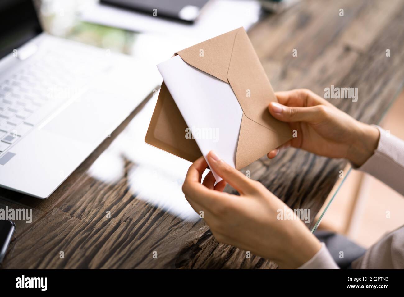 Receive Business Correspondence. Feedback Stock Photo - Alamy