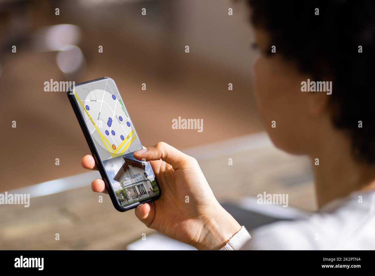 Property searching hi-res stock photography and images - Alamy