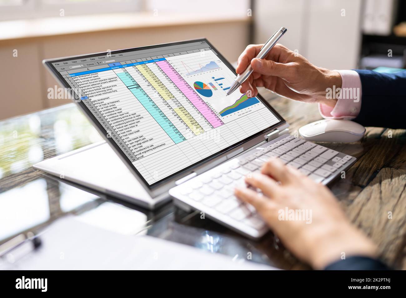 Analyst Employee Working On Spreadsheet Stock Photo - Alamy