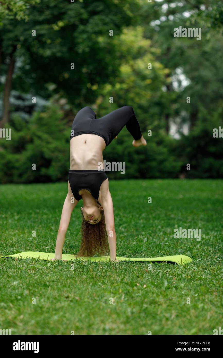 woman doing stretching exercises Stock Photo - Alamy