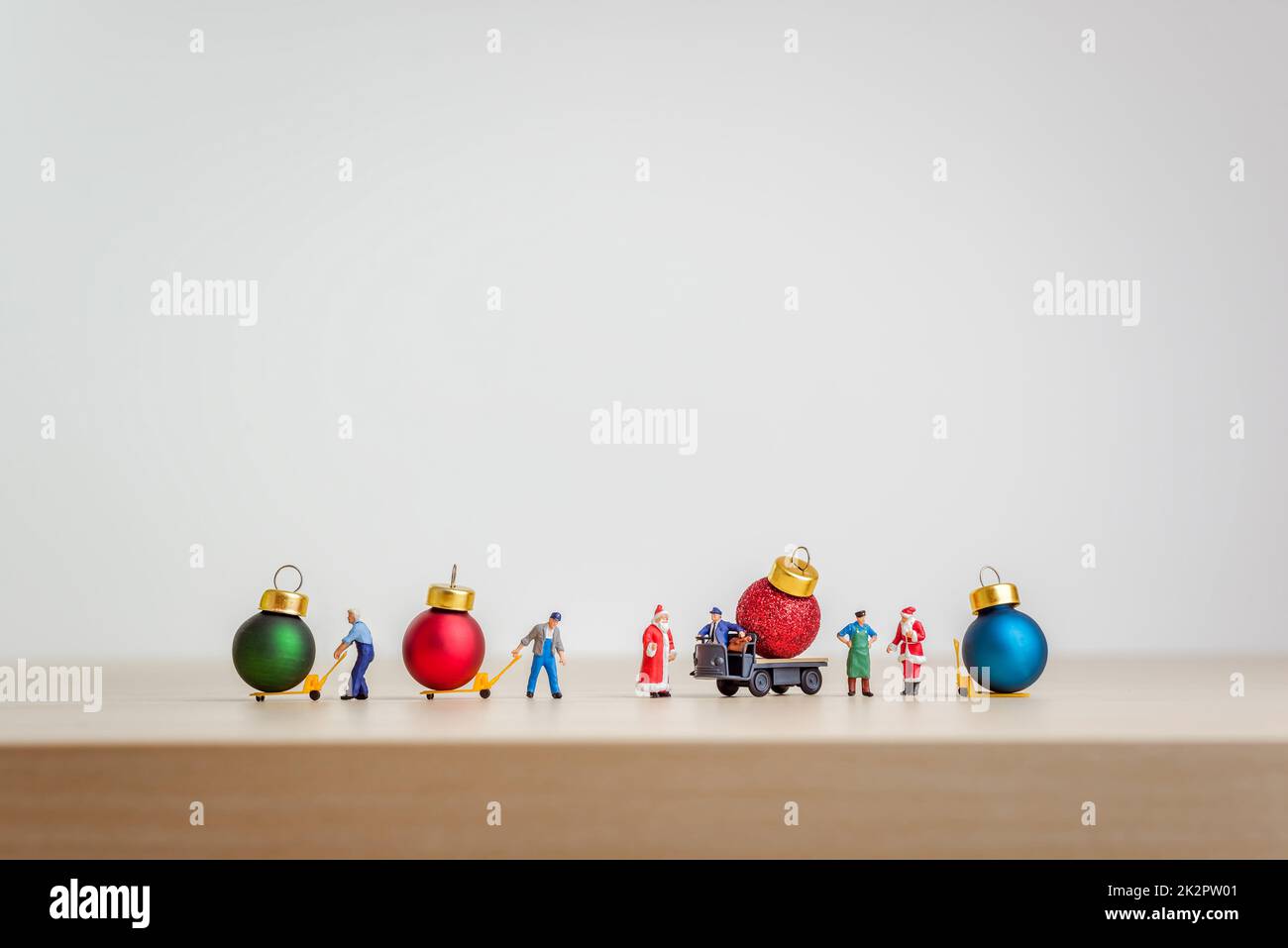 Christmas truck hi-res stock photography and images - Alamy