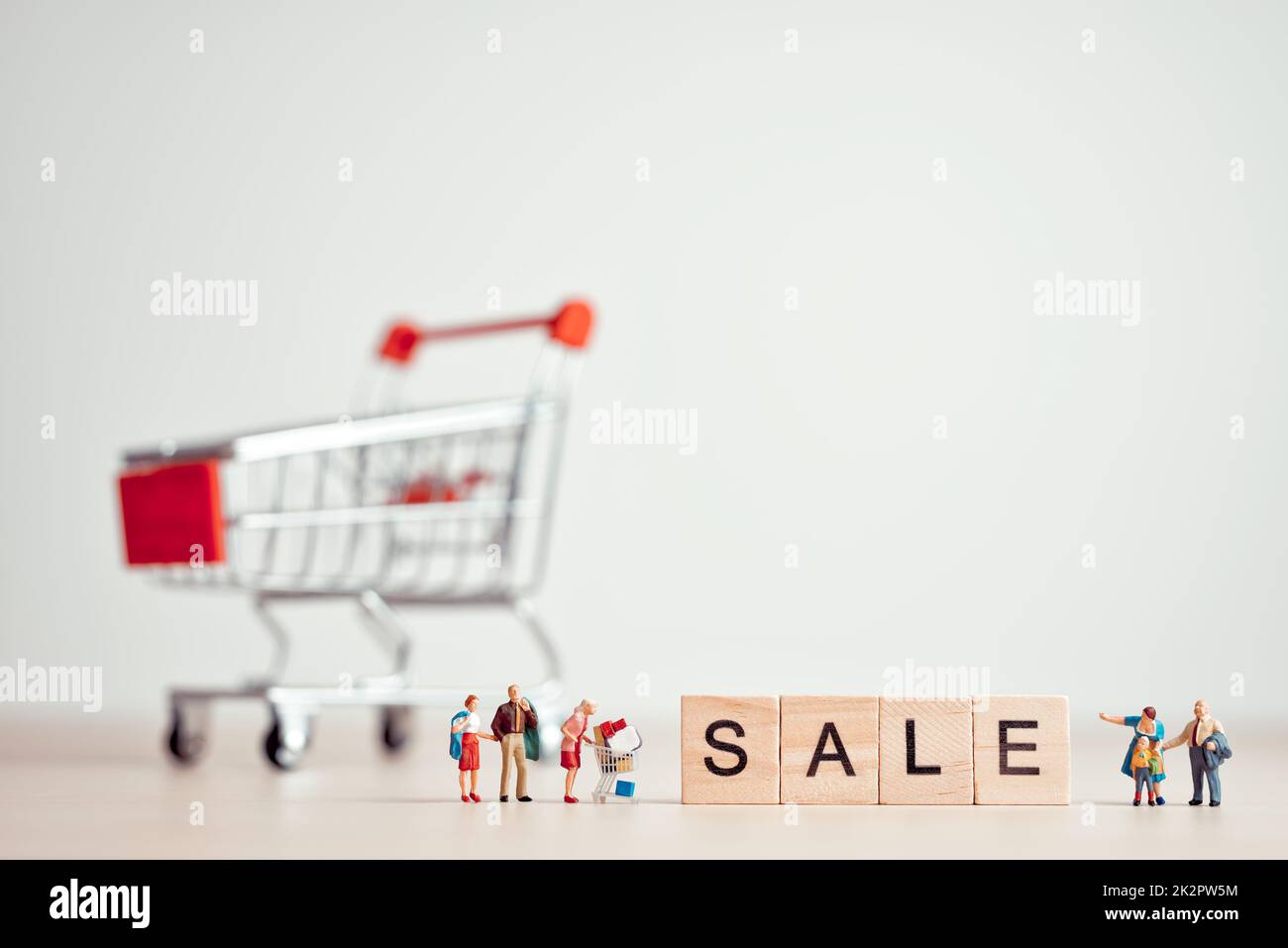 Consumer retail scene hi-res stock photography and images - Alamy
