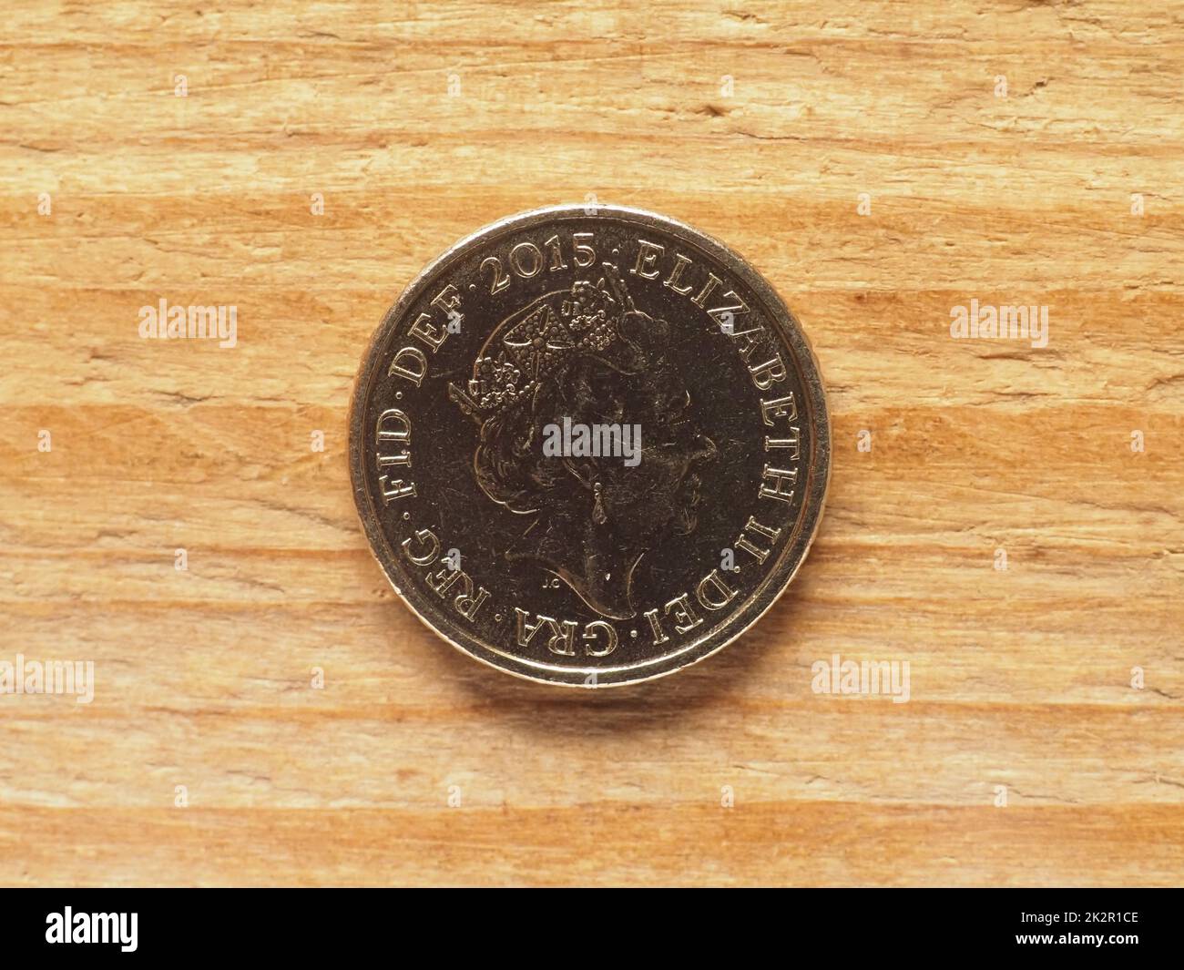 5 pounds coin elizabeth ii hi-res stock photography and images - Alamy