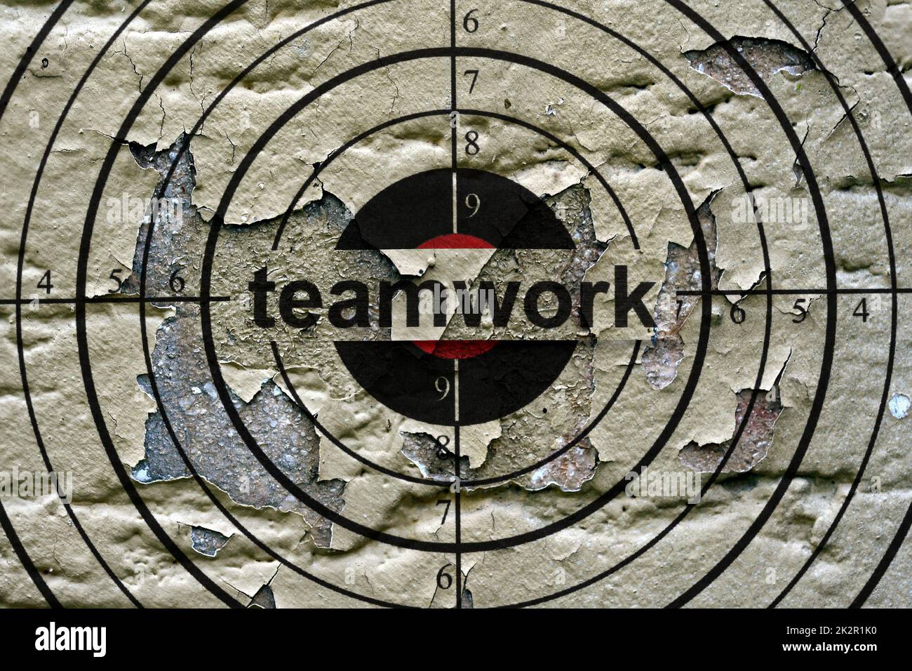 Teamwork target grunge concept Stock Photo - Alamy