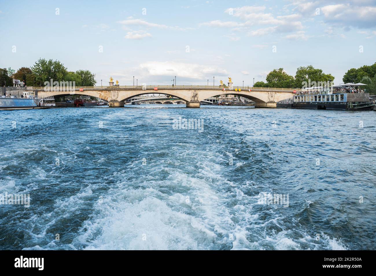 Pont des Invalides, the lowest bridge over Seine. Bridges of Paris ...