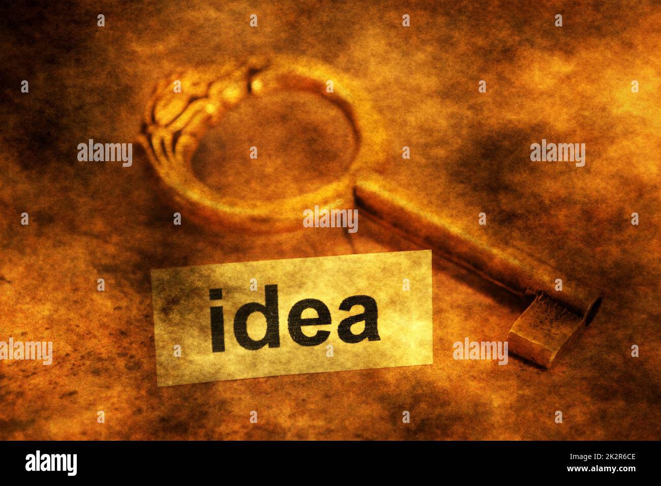 Idea tag and old key Stock Photo - Alamy