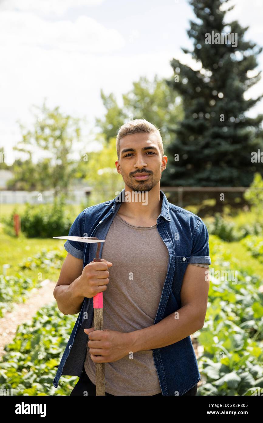 Man hoe hi-res stock photography and images - Alamy
