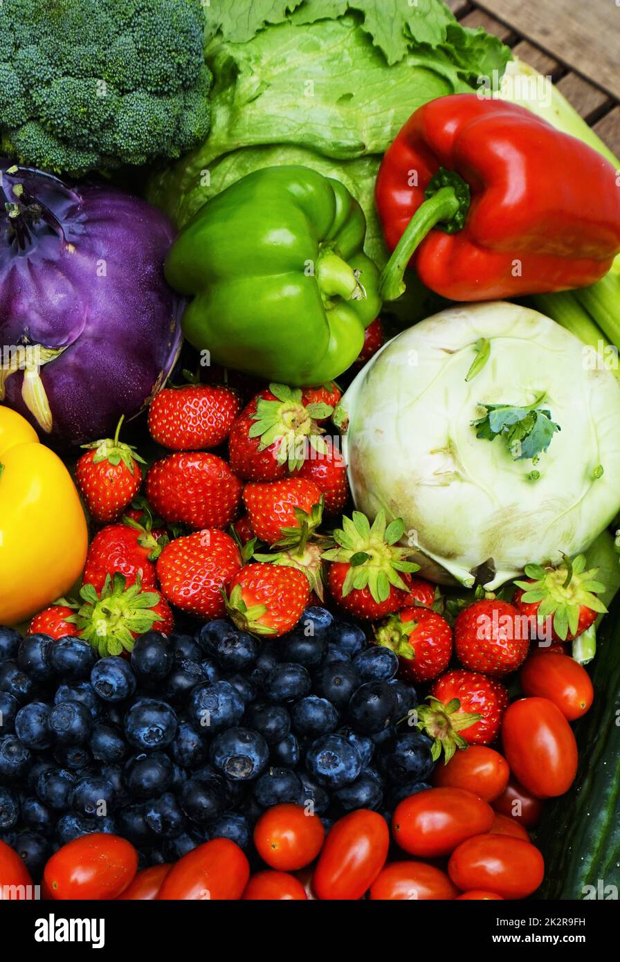 Healthy fruits and vegetables hi-res stock photography and images - Alamy