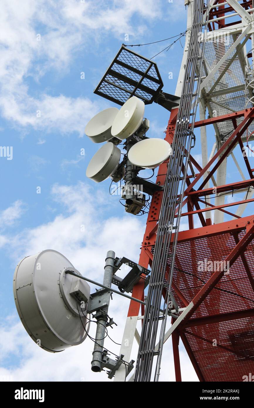 Microwave telecommunication tower hi-res stock photography and images ...