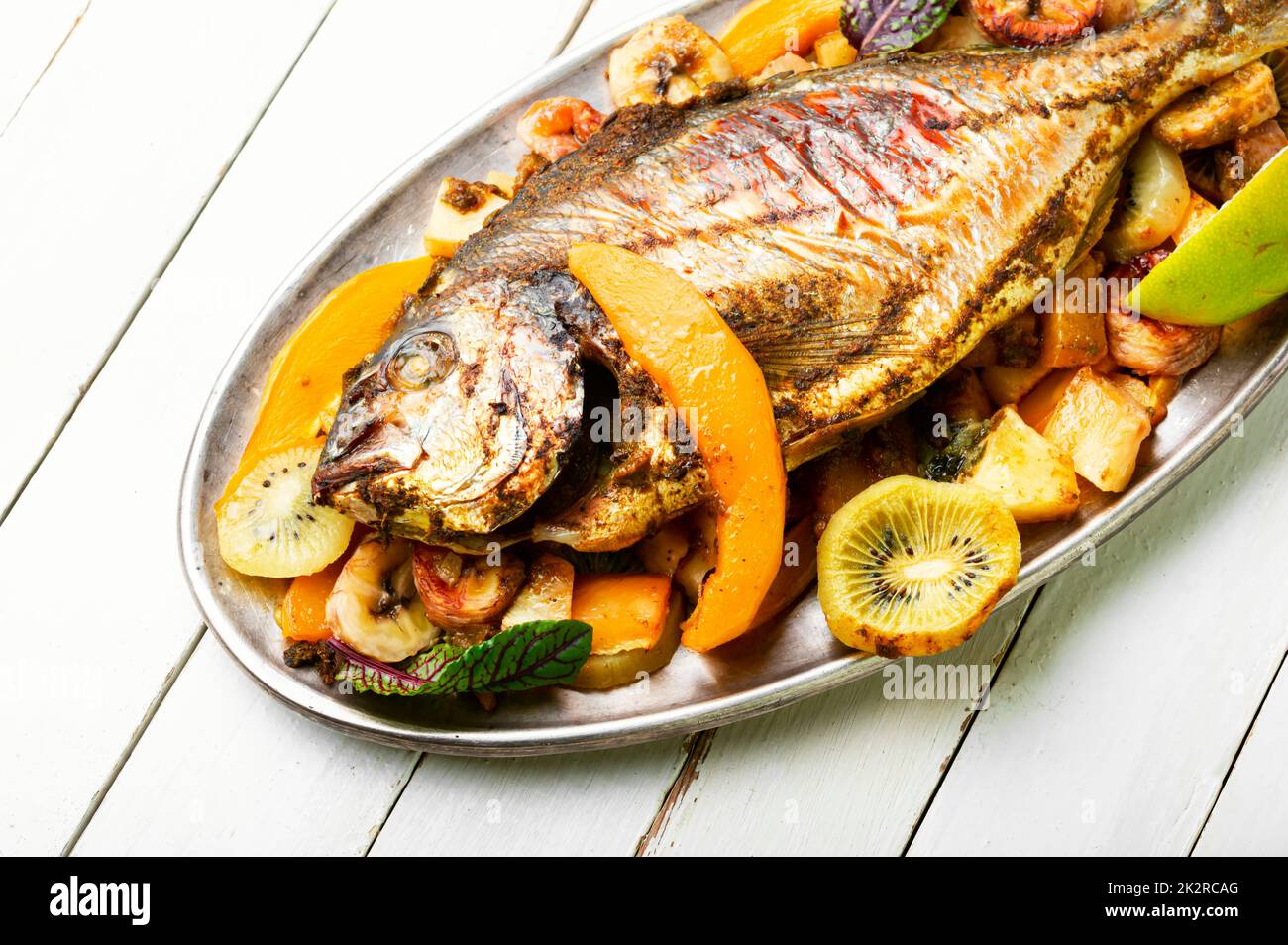 Banana dorada hi-res stock photography and images - Alamy