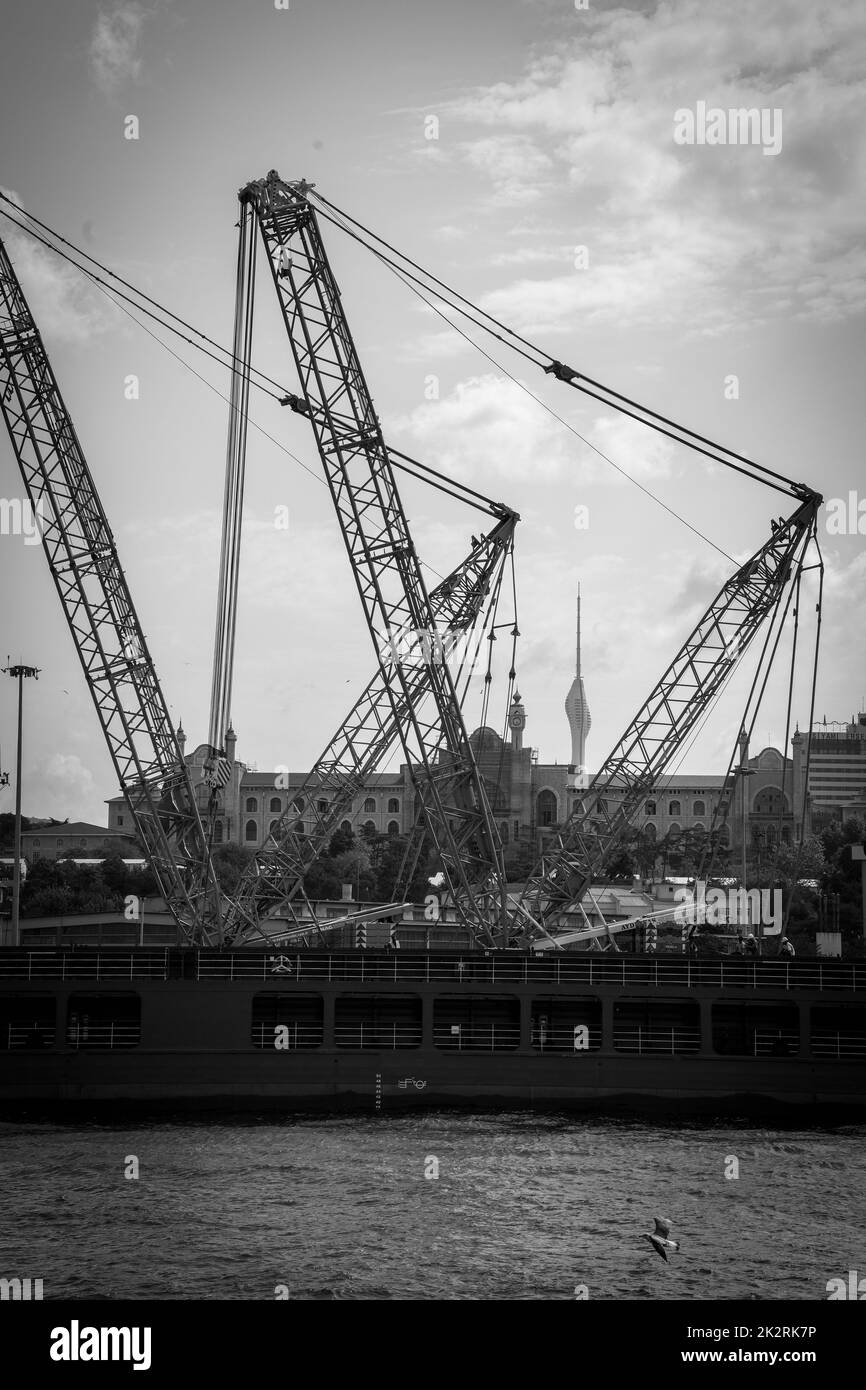 Construction cranes heavy equipment Black and White Stock Photos ...