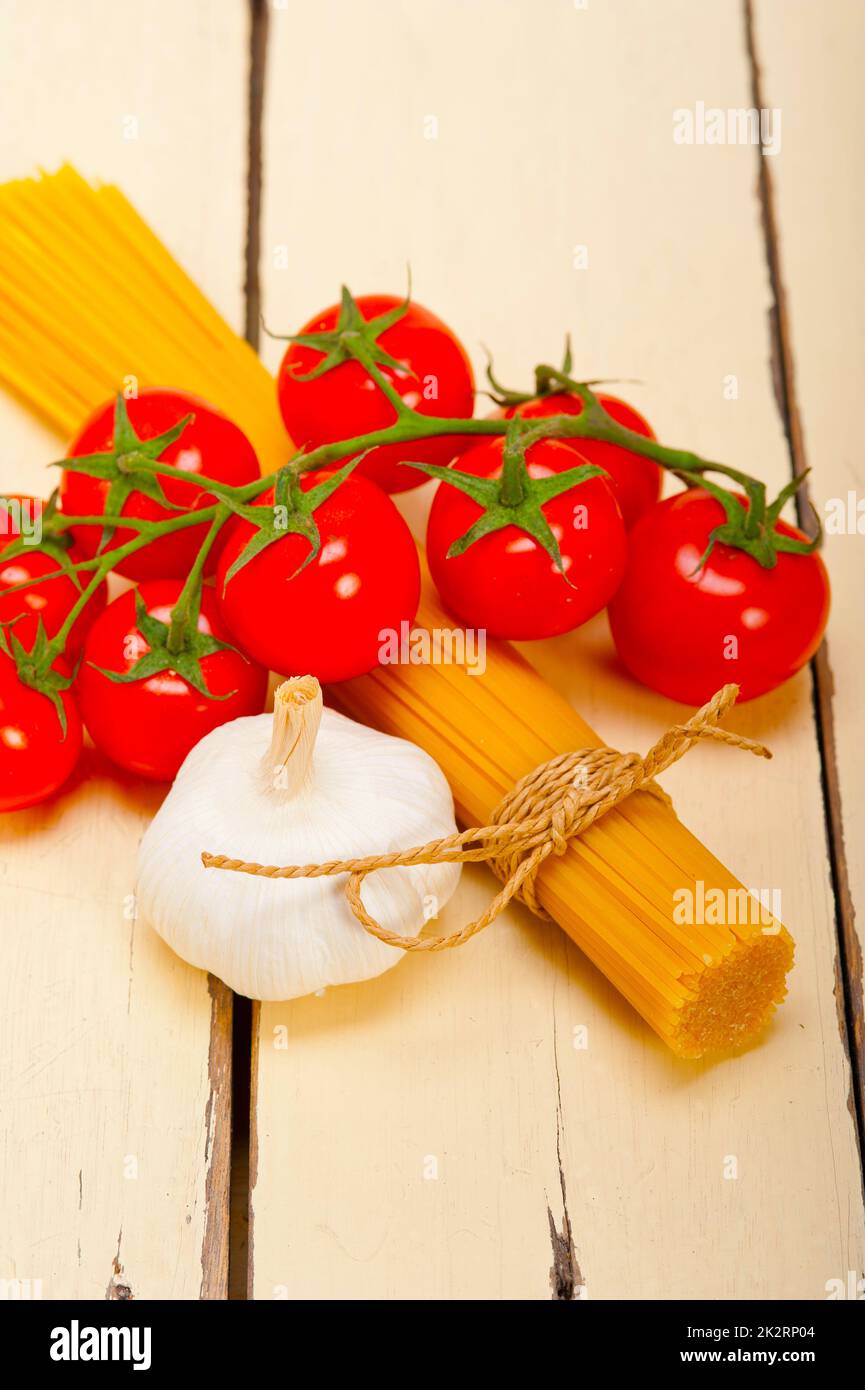 Basic ingredients hi-res stock photography and images - Alamy