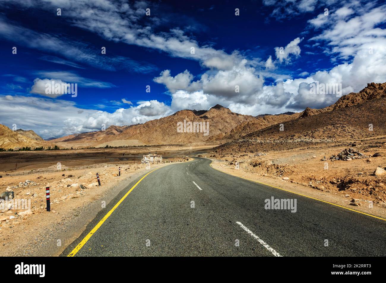 Ladakh kashmir india road hi-res stock photography and images - Alamy