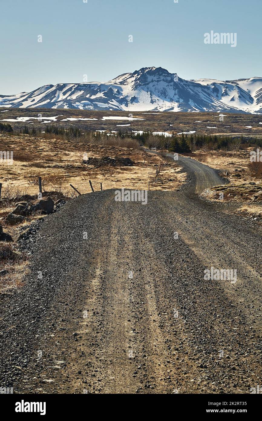 Iceland landscape with gravel road hi-res stock photography and images ...