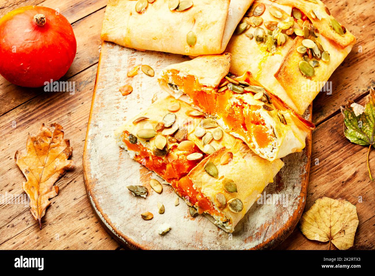 Sweet pumpkin baked seasonal hi-res stock photography and images - Alamy