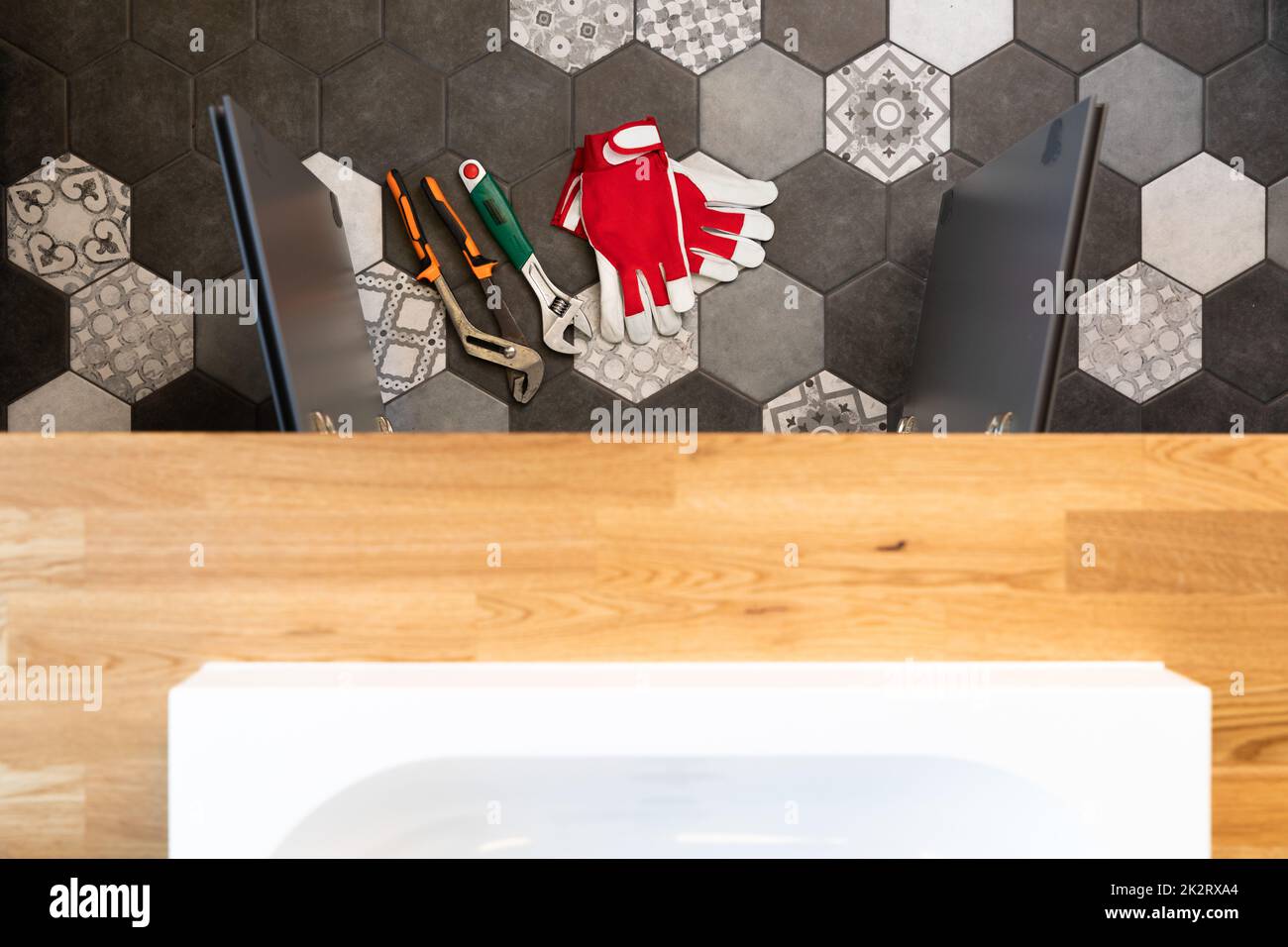 Kitchen counter top install hi-res stock photography and images - Alamy