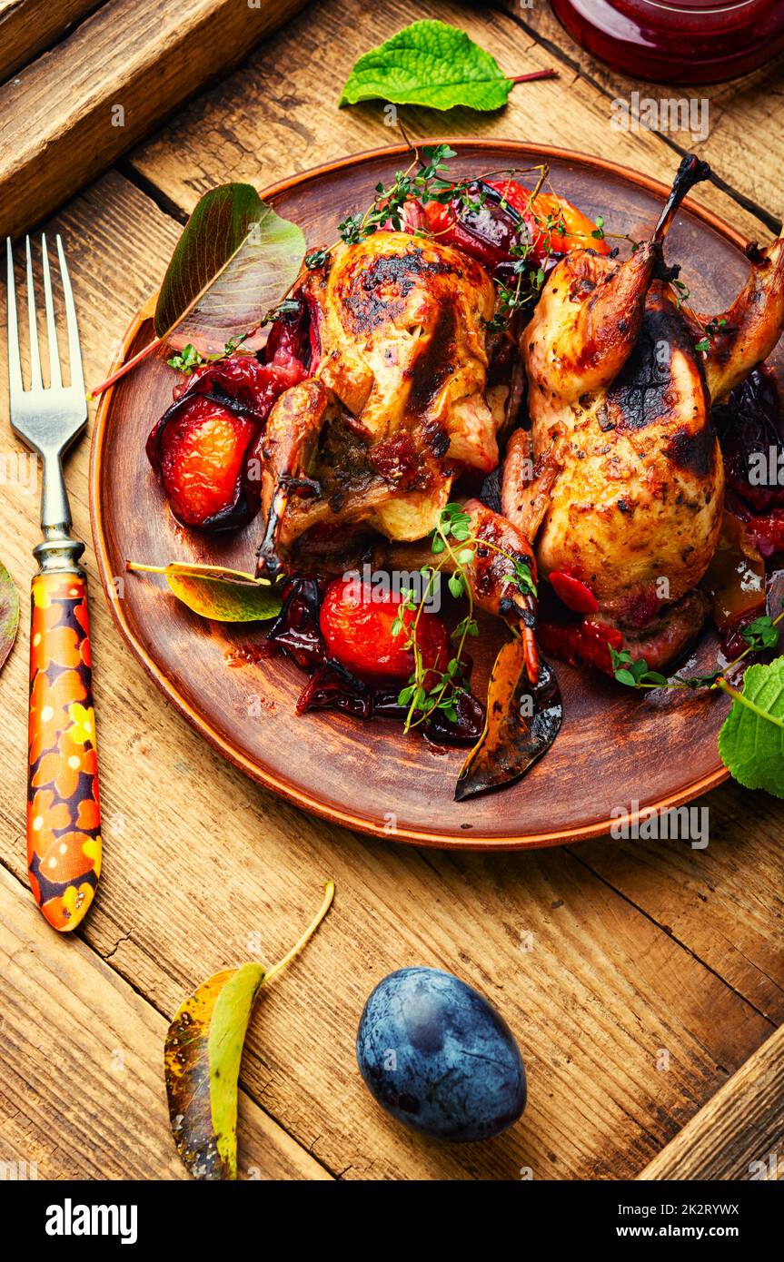 Quail stuffed hi-res stock photography and images - Alamy