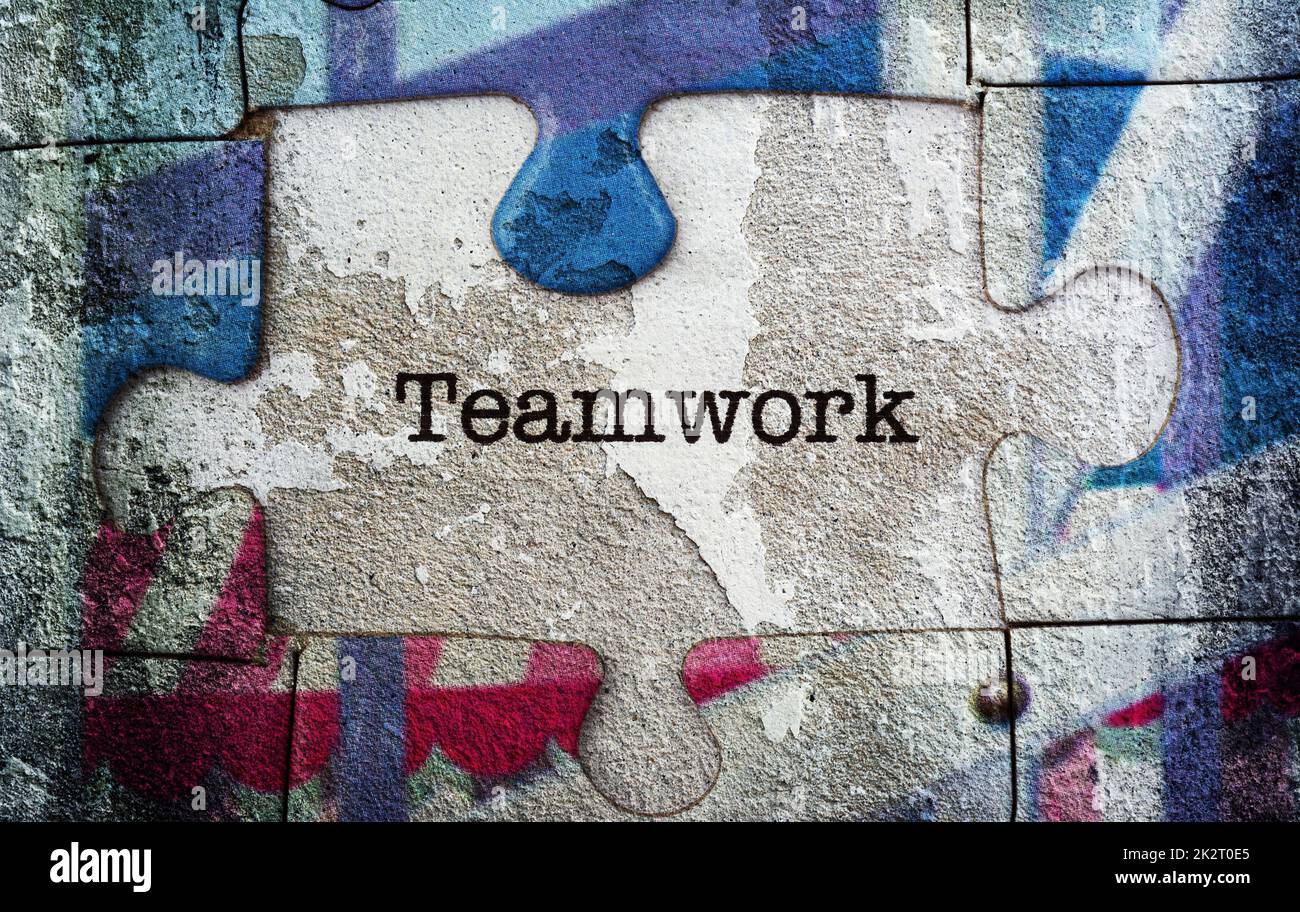 Teamwork puzzle concept Stock Photo - Alamy