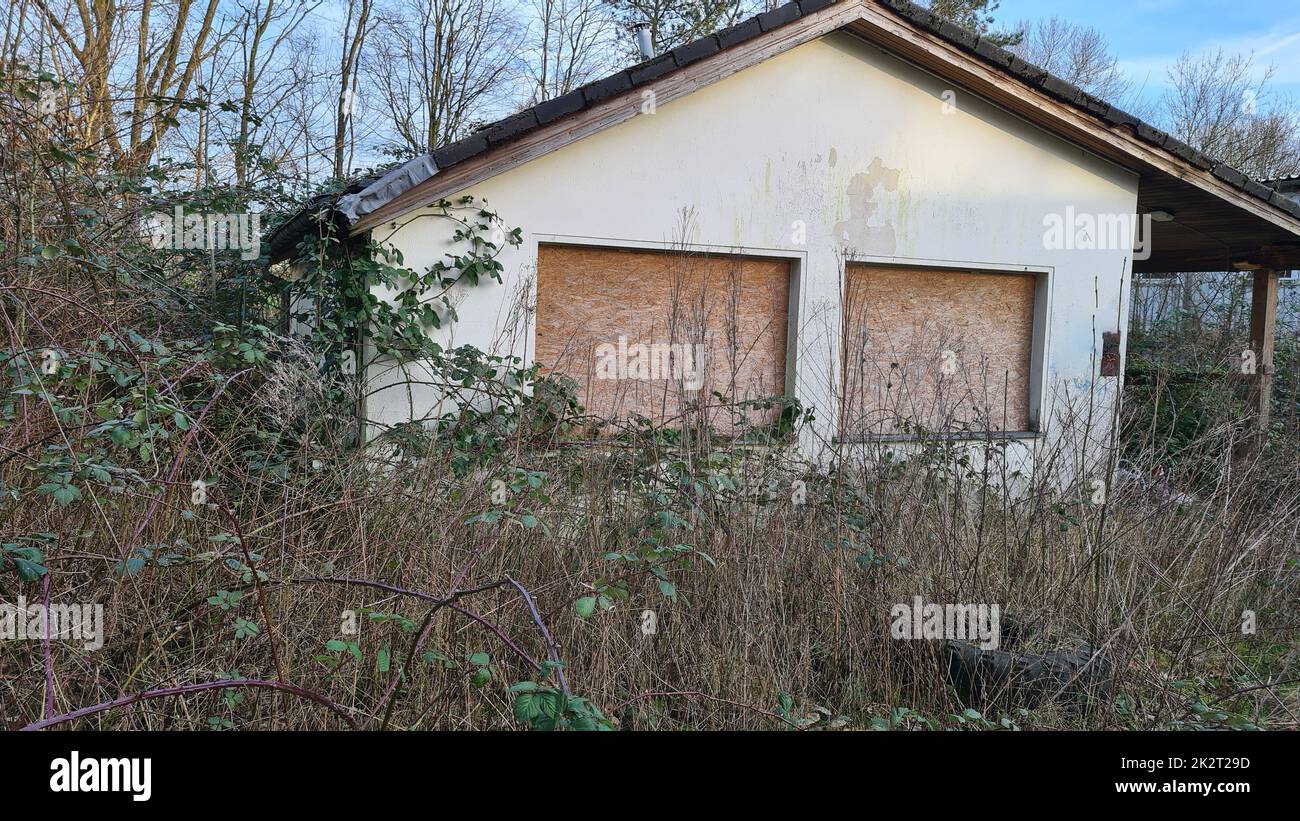 Old abandoned Lost Place a container housing Stock Photo - Alamy