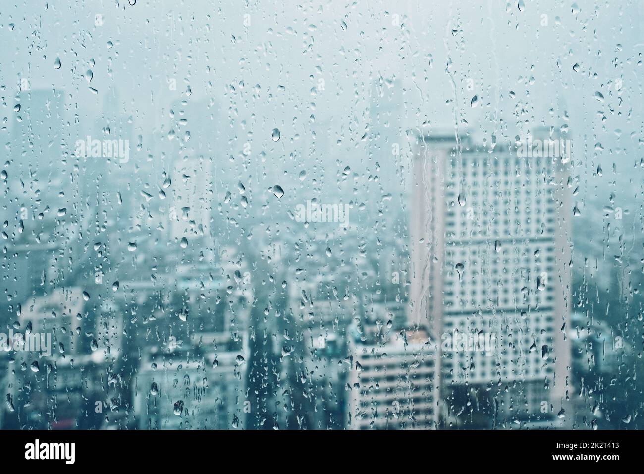 Rain water drops on windows hi-res stock photography and images - Alamy