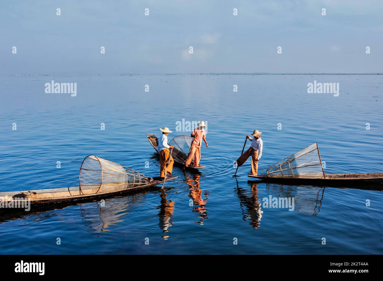 Traditional Burmese fisherman at Inle lake, Myanmar Stock Photo - Alamy