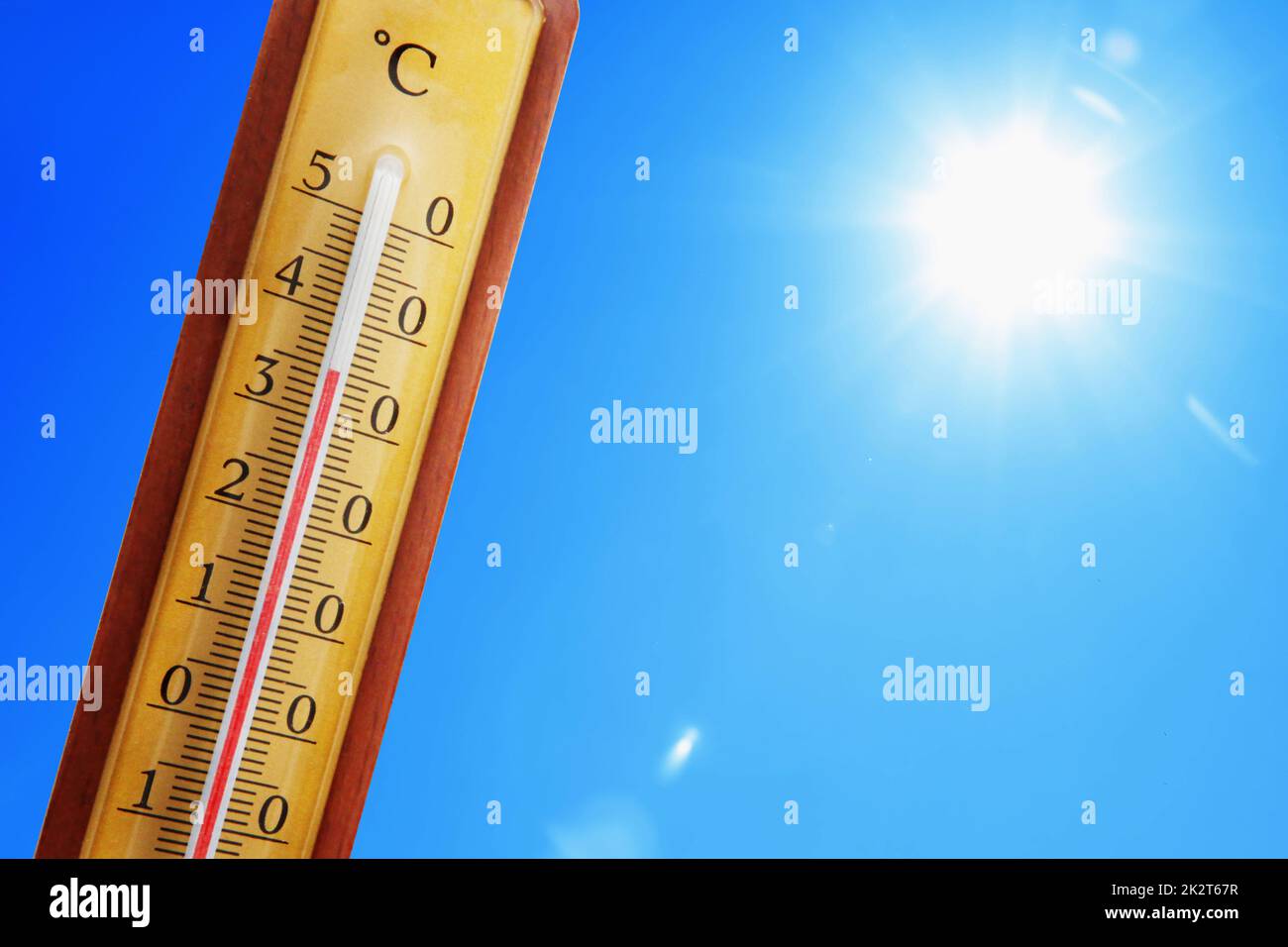 Thermometer with celsius scale showing extreme high temperature Stock ...