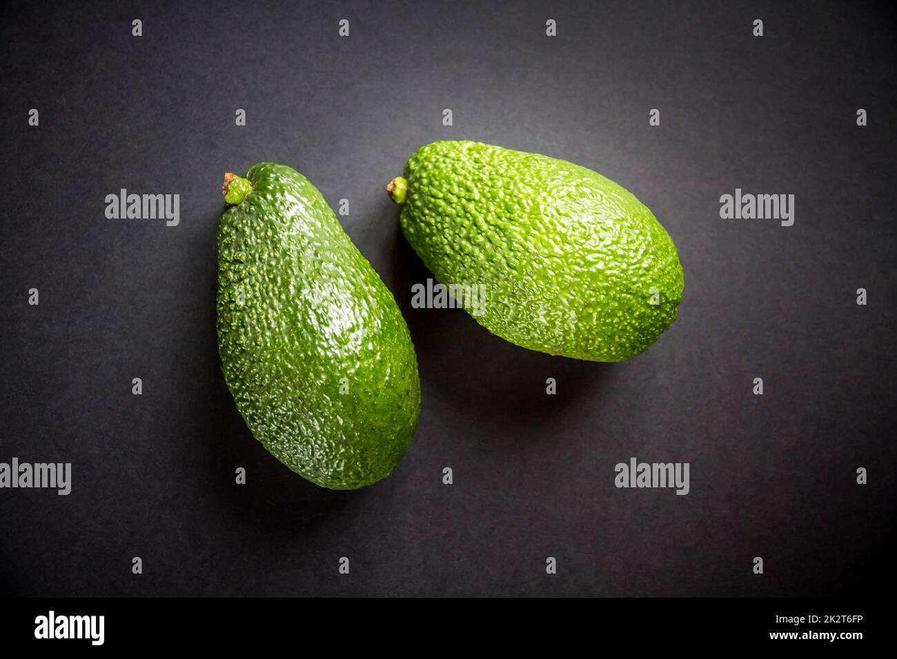 Black avocados hi-res stock photography and images - Alamy
