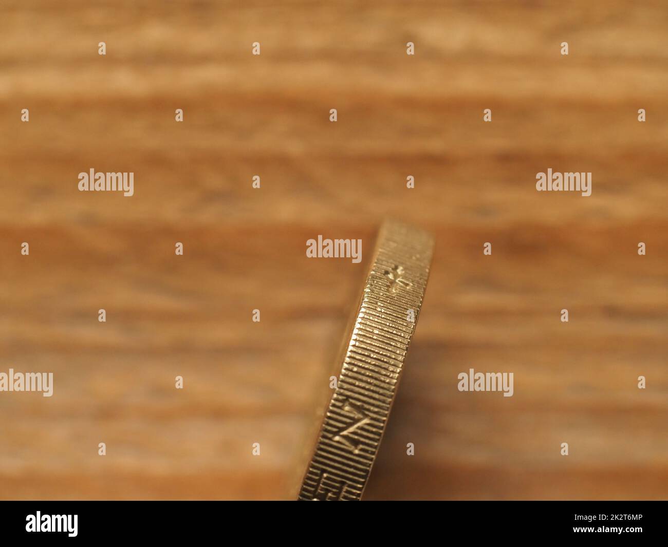 One pound coins side view hi-res stock photography and images - Alamy
