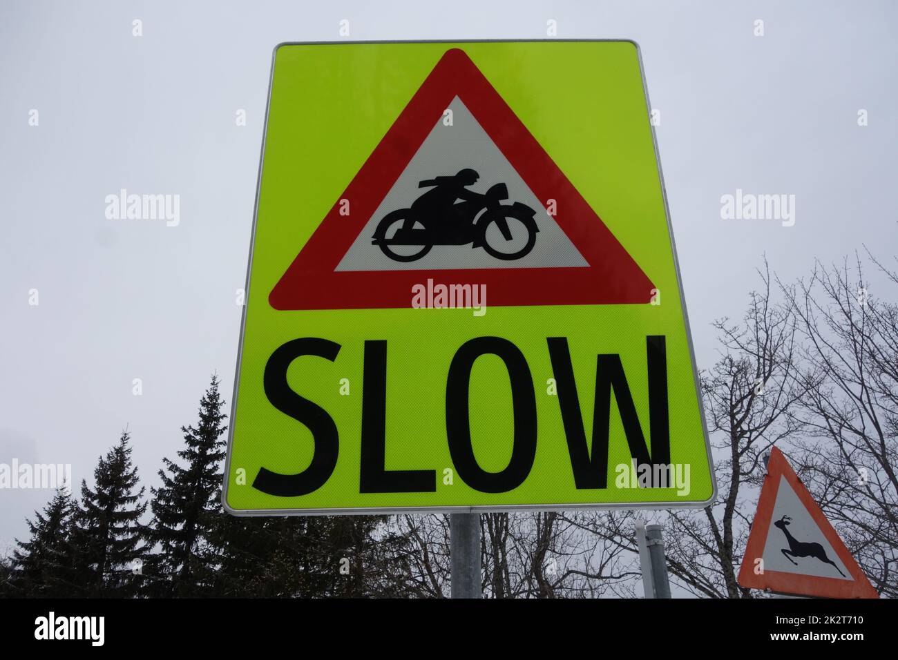 Driving road sign hi-res stock photography and images - Alamy