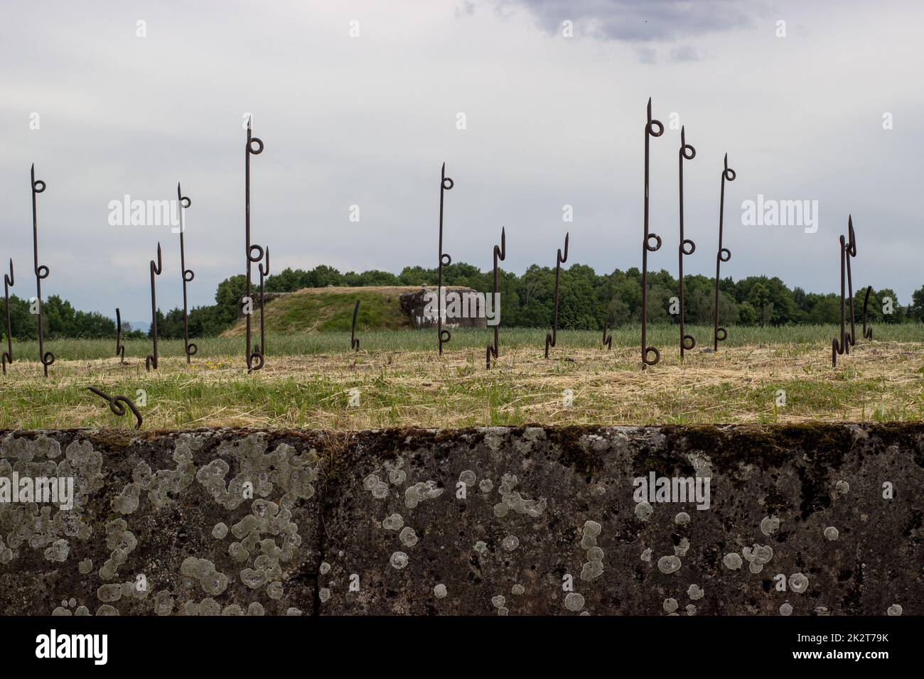Concrete war structure hi-res stock photography and images - Alamy
