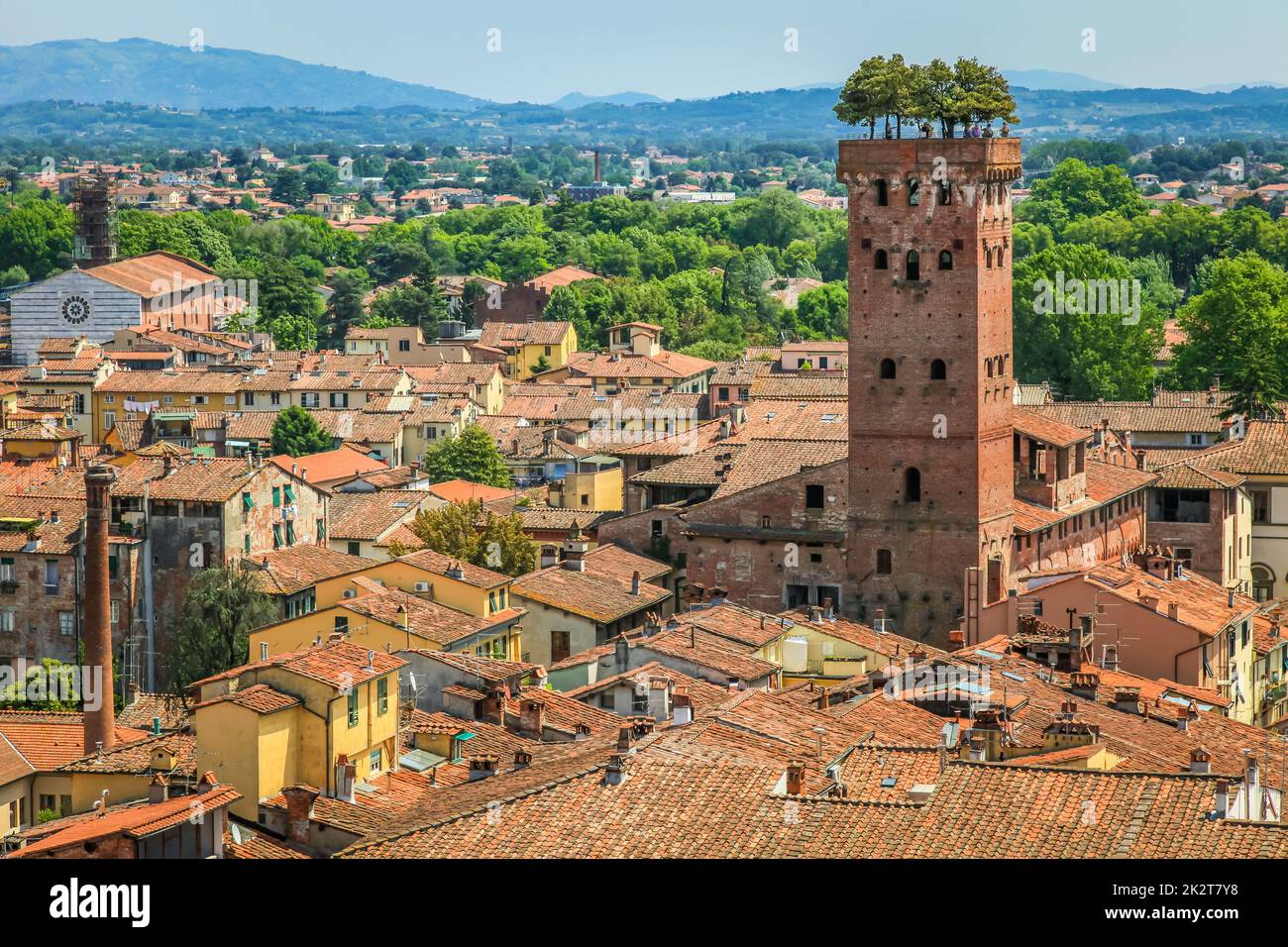 Medieval clock tower lucca tuscany hi-res stock photography and images ...