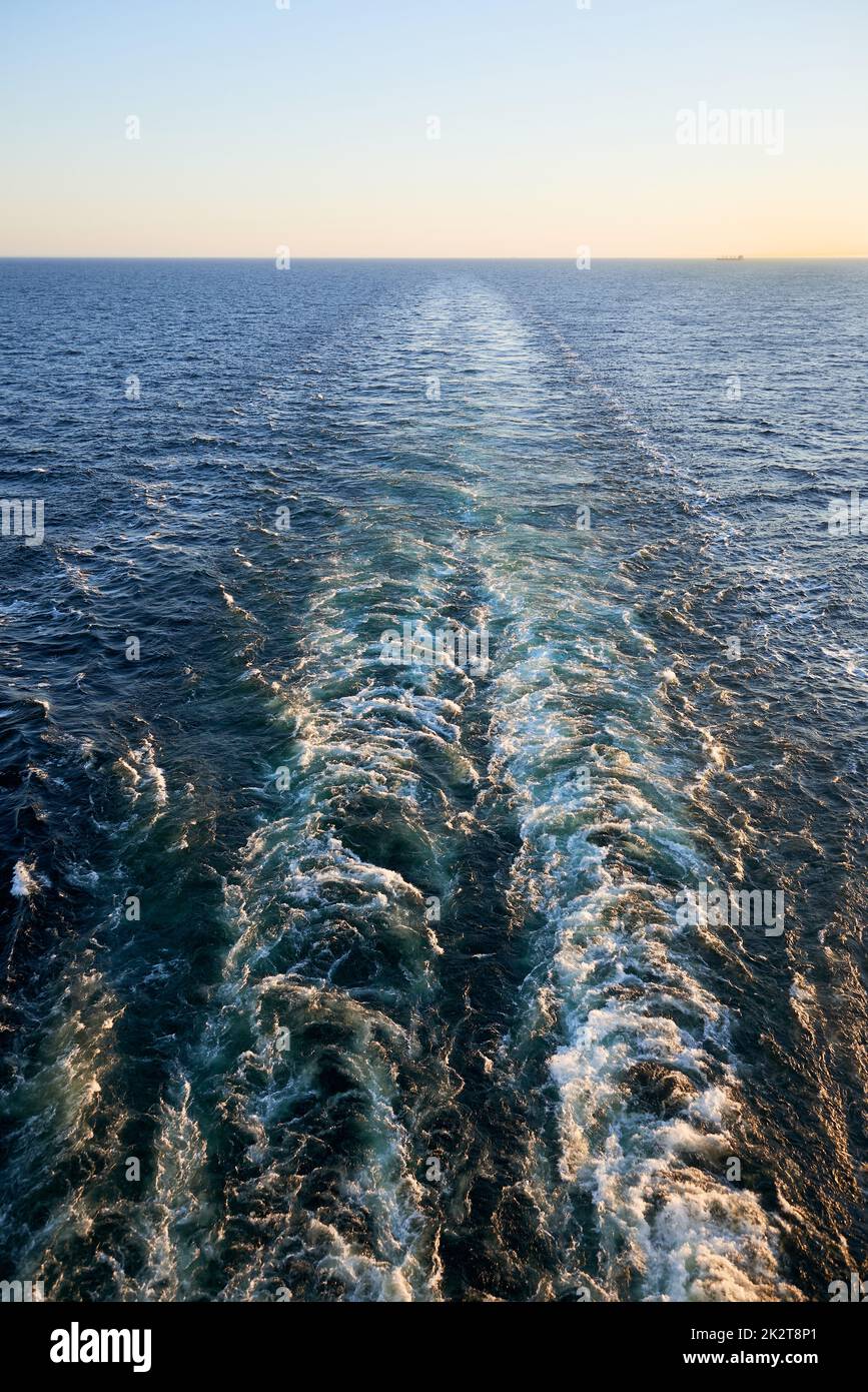 ship trace behind cruise ship Stock Photo - Alamy