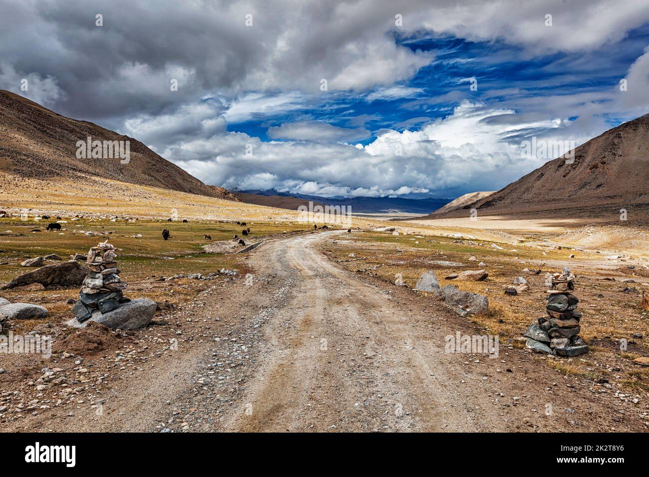 Dirt road in Himalayas Stock Photo - Alamy