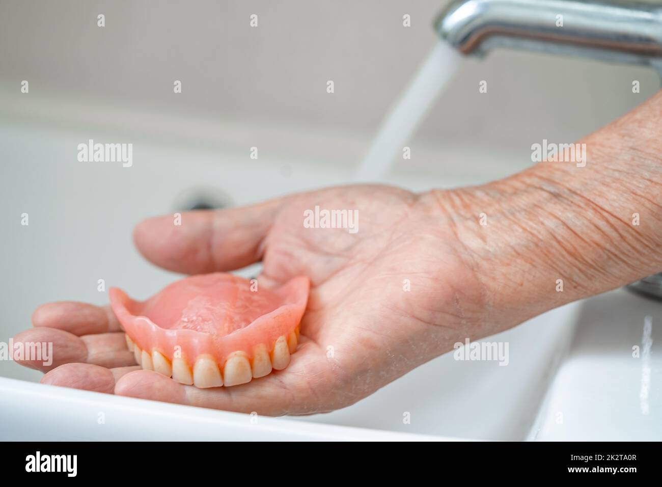 Hospital wash patient hi-res stock photography and images - Alamy