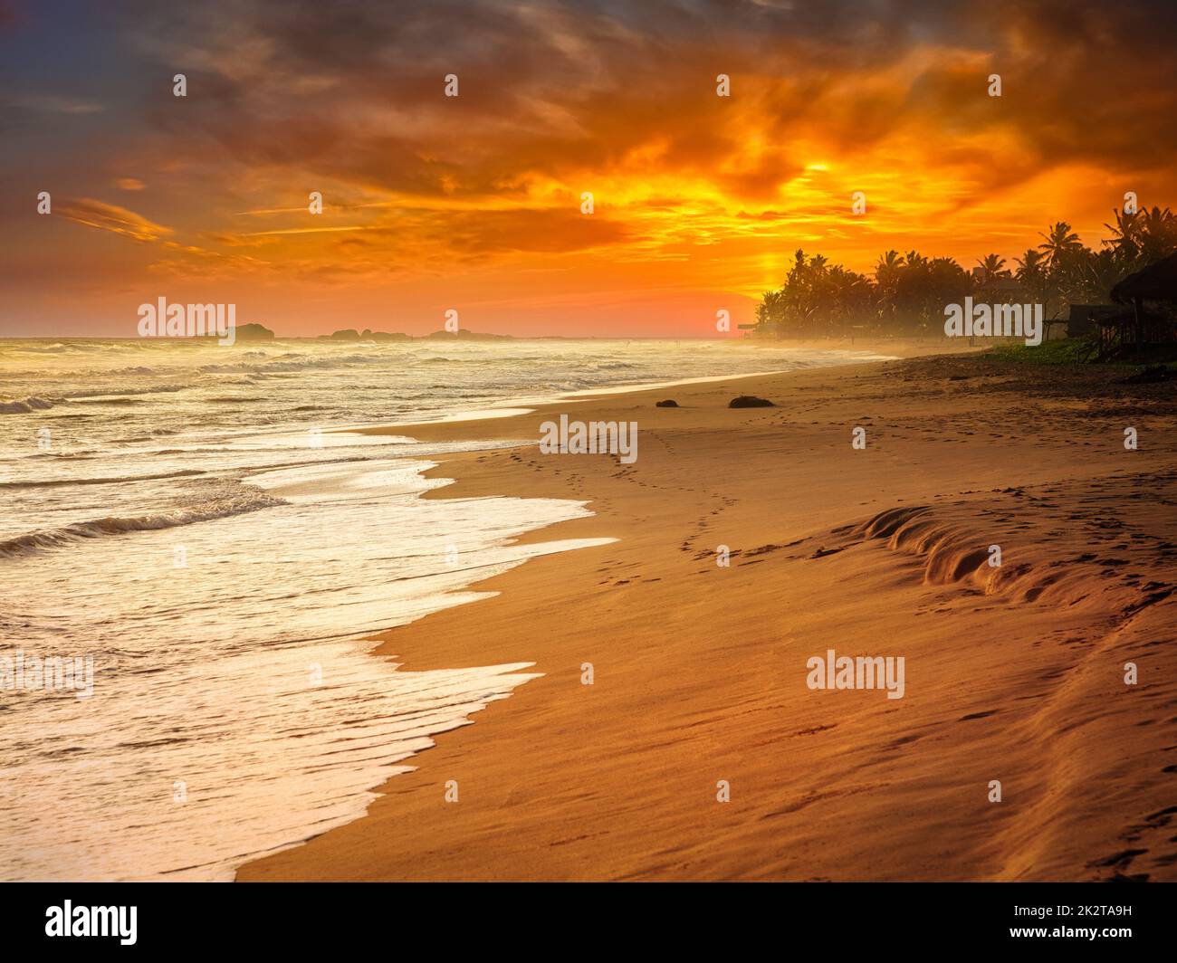 Sky and beach landscape with oceans and sunset hi-res stock photography ...