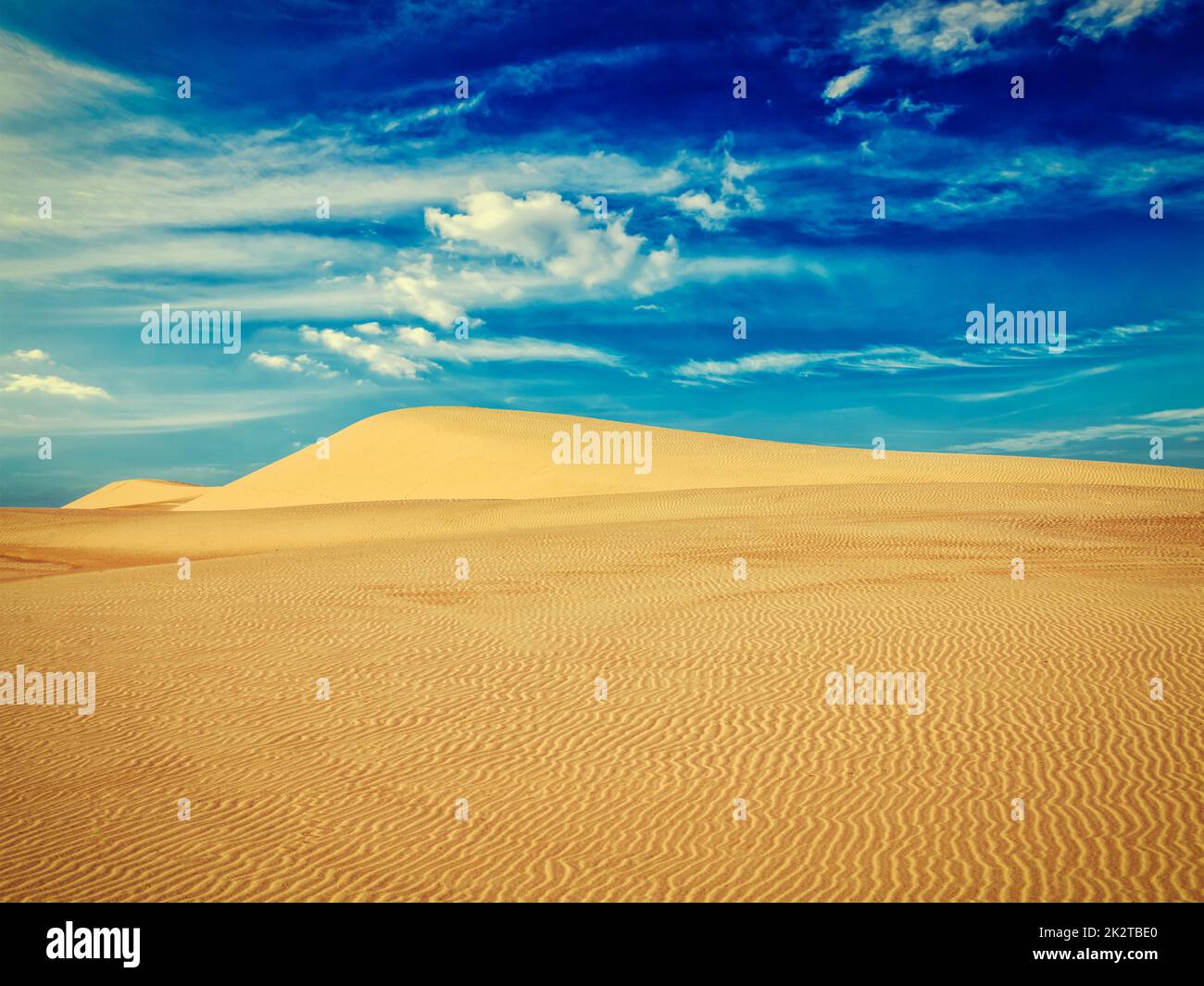 White sand dunes on sunrise, Mui Ne, Vietnam Stock Photo - Alamy