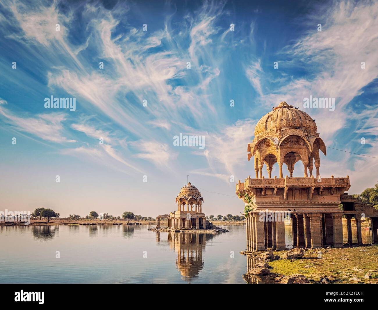 Indian landmark Gadi Sagar in Rajasthan Stock Photo - Alamy