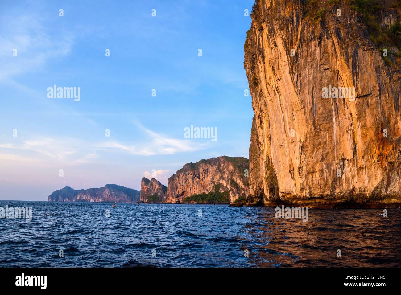 Rocks cliffs in sunset, Phi Phi Leh islands, Andaman sea, Krabi Stock ...
