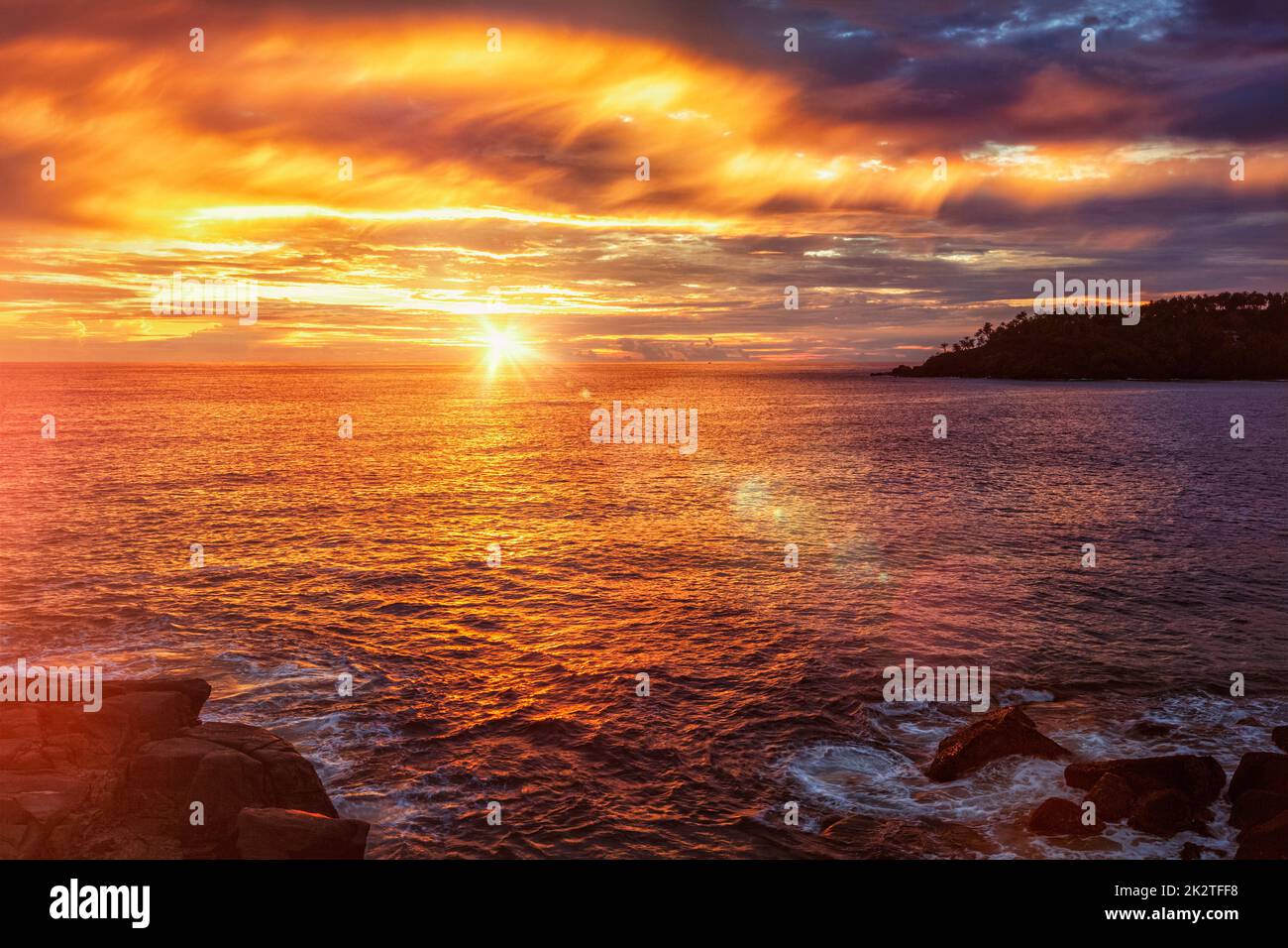 Dramatic ocean scene hi-res stock photography and images - Alamy